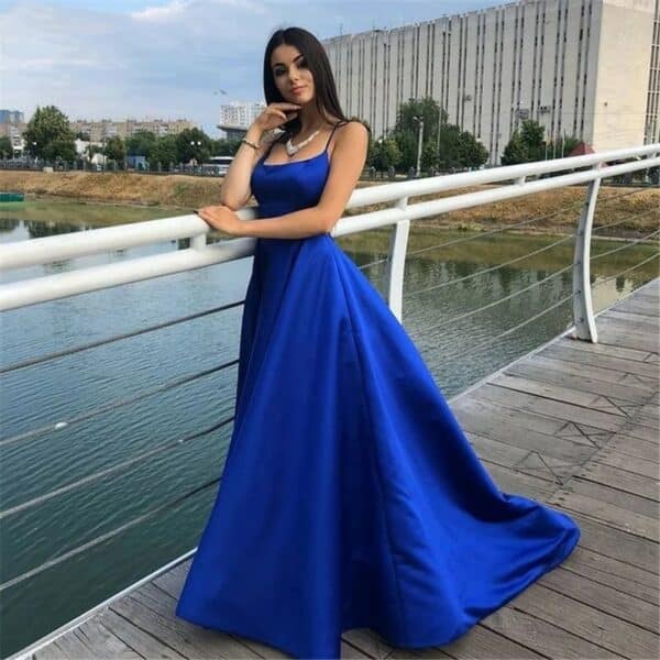 Robe de Soirée Bleu Roi • La Robelière